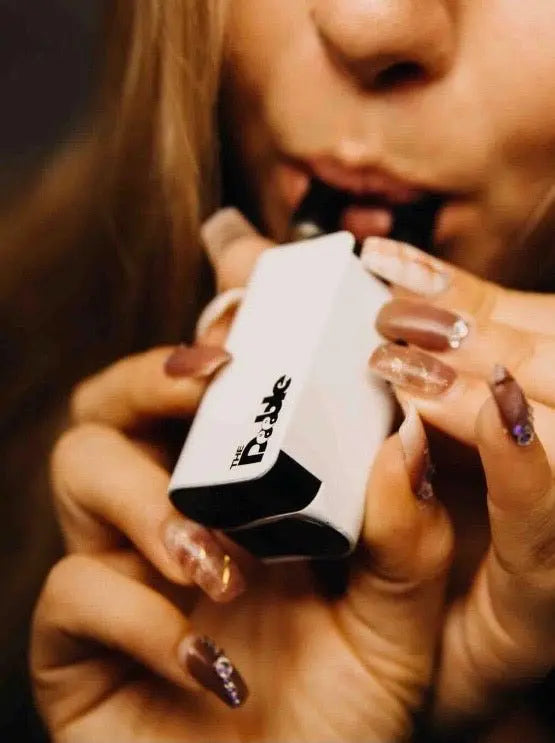 The Dooble: Vaporizing with double cartridge vaporizer System – Dank ...